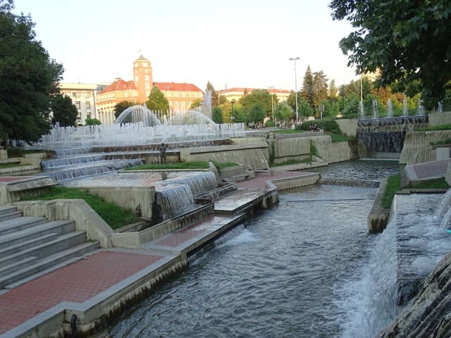 Водната каскада и всички фонтани в центъра ще заработят на 9 май ...